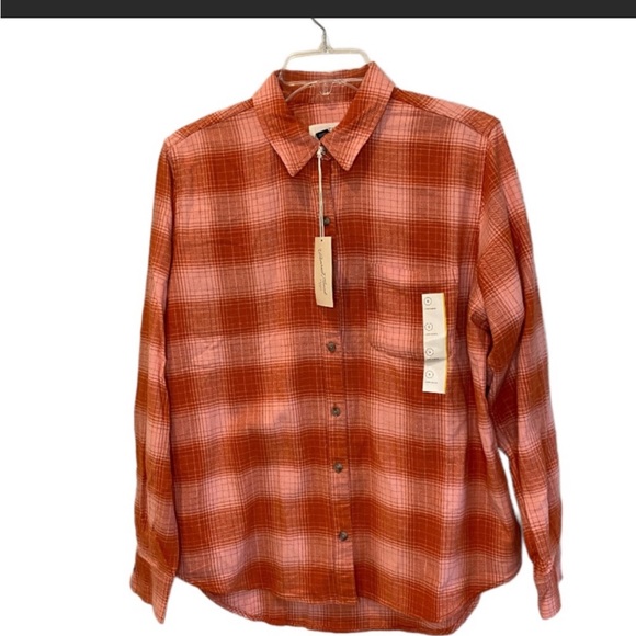 Universal Thread | Tops | Nwt Universal Thread Plaid Flannel Shirt ...